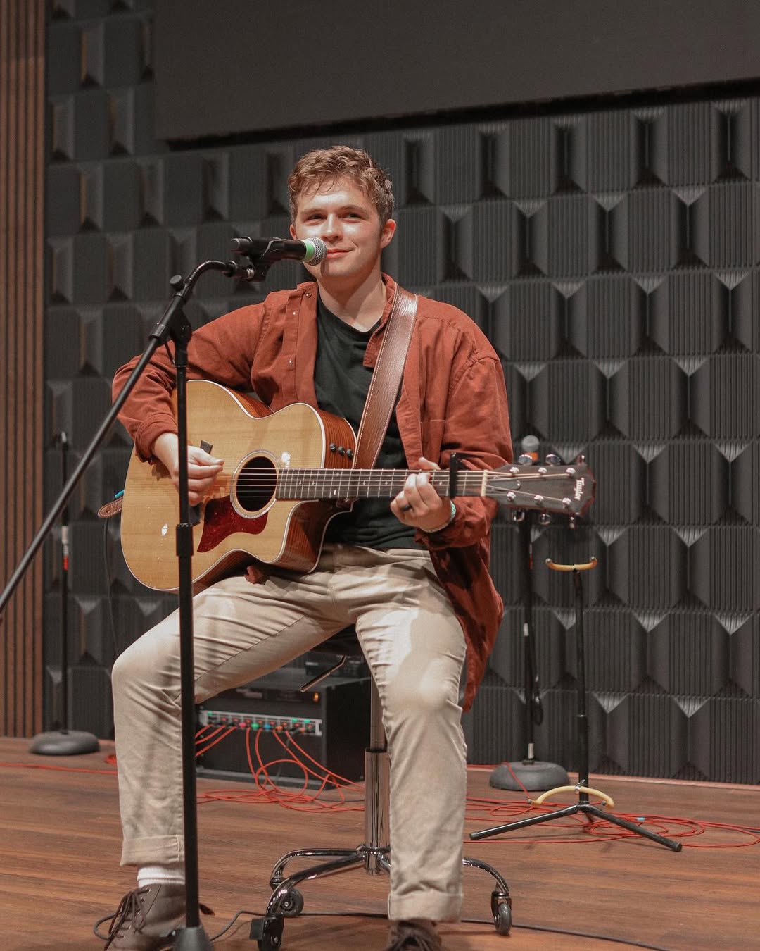 Josiah Queen Biography, Age, Wife, Songs, Net Worth - Charge9ja